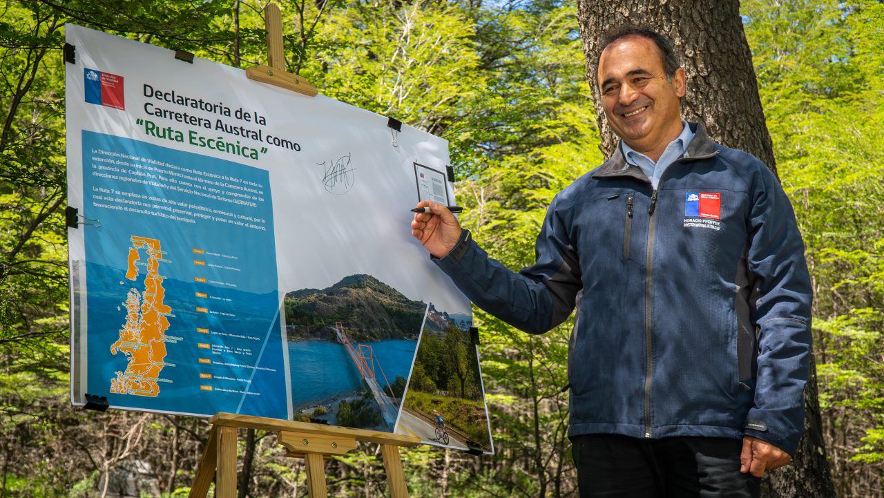 Director Nacional de Vialidad MOP Horacio Pfeiffer firma Declaratoria ...